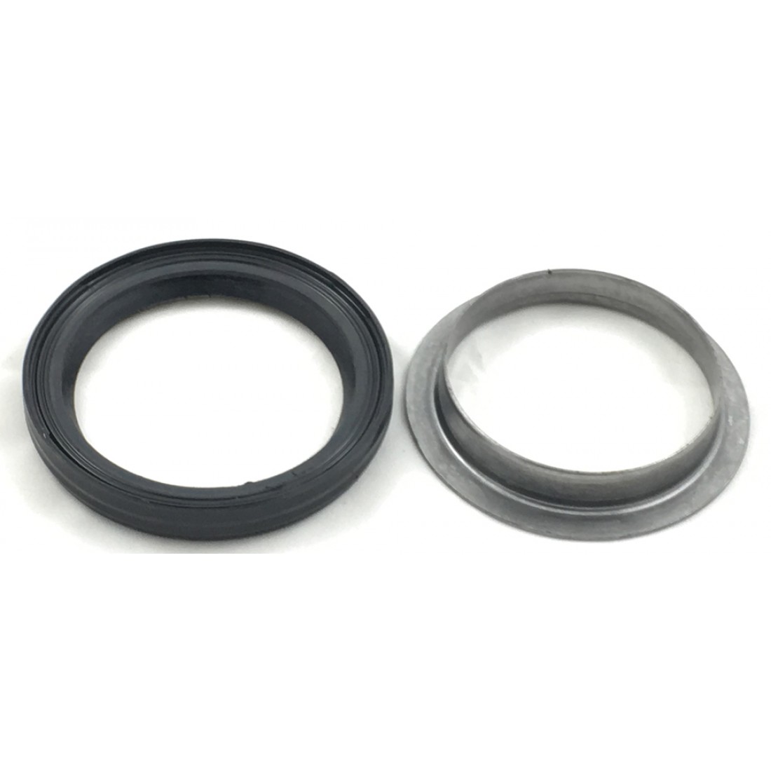 W8831260 - W22 / W24 / W62 Front Inner Wheel Hub Seal - Workhorse Parts